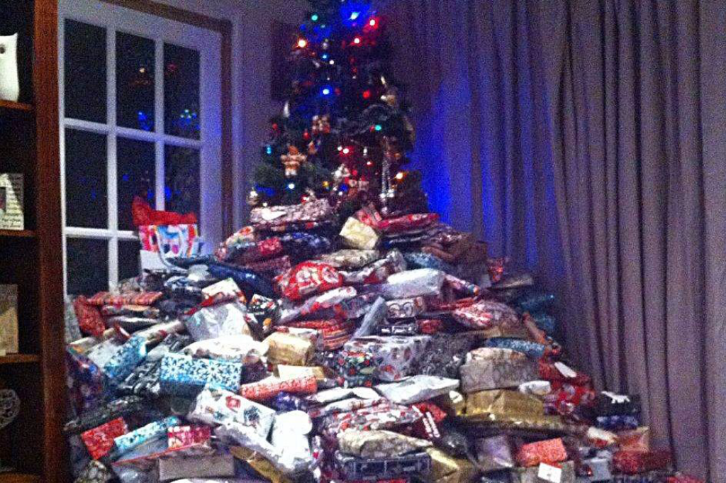 Decluttering After Christmas - Expert Tips - TAXIBOX Blog